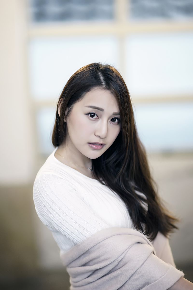 Happy Model | GANREF