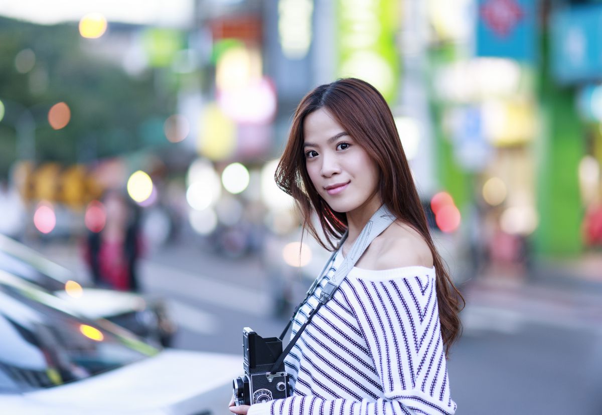 Girl @ Bokeh | GANREF