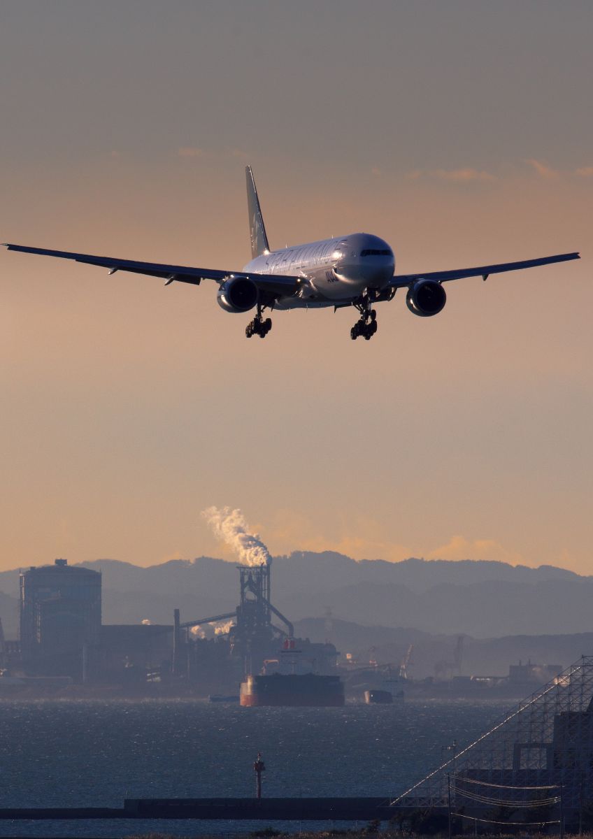 滑走路34LへアプローチするANAスターアライアンス機 | GANREF