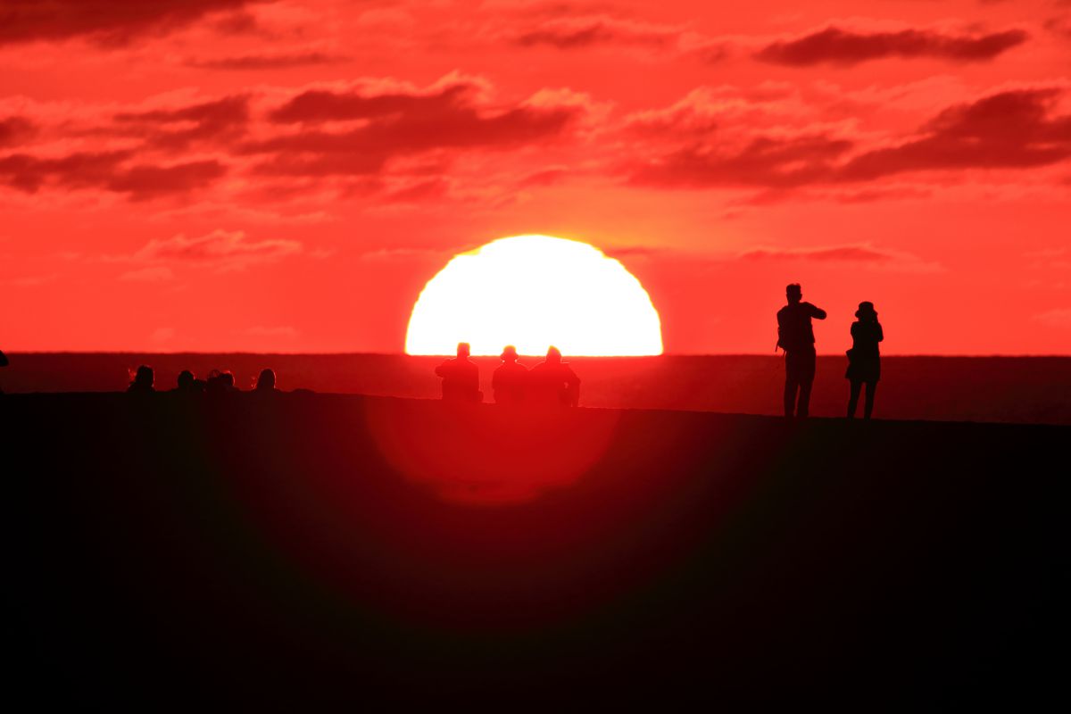 Sinking Sun | GANREF