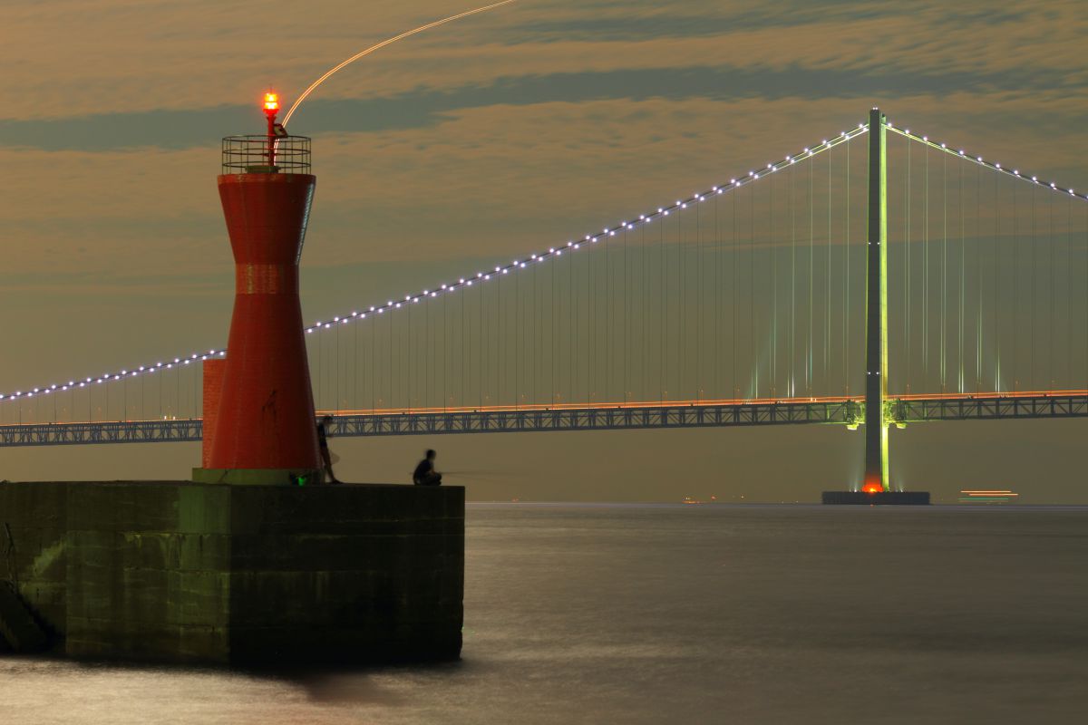 Lighting up | GANREF