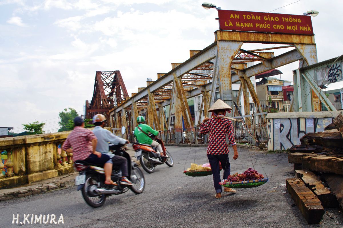 Street traffic | GANREF