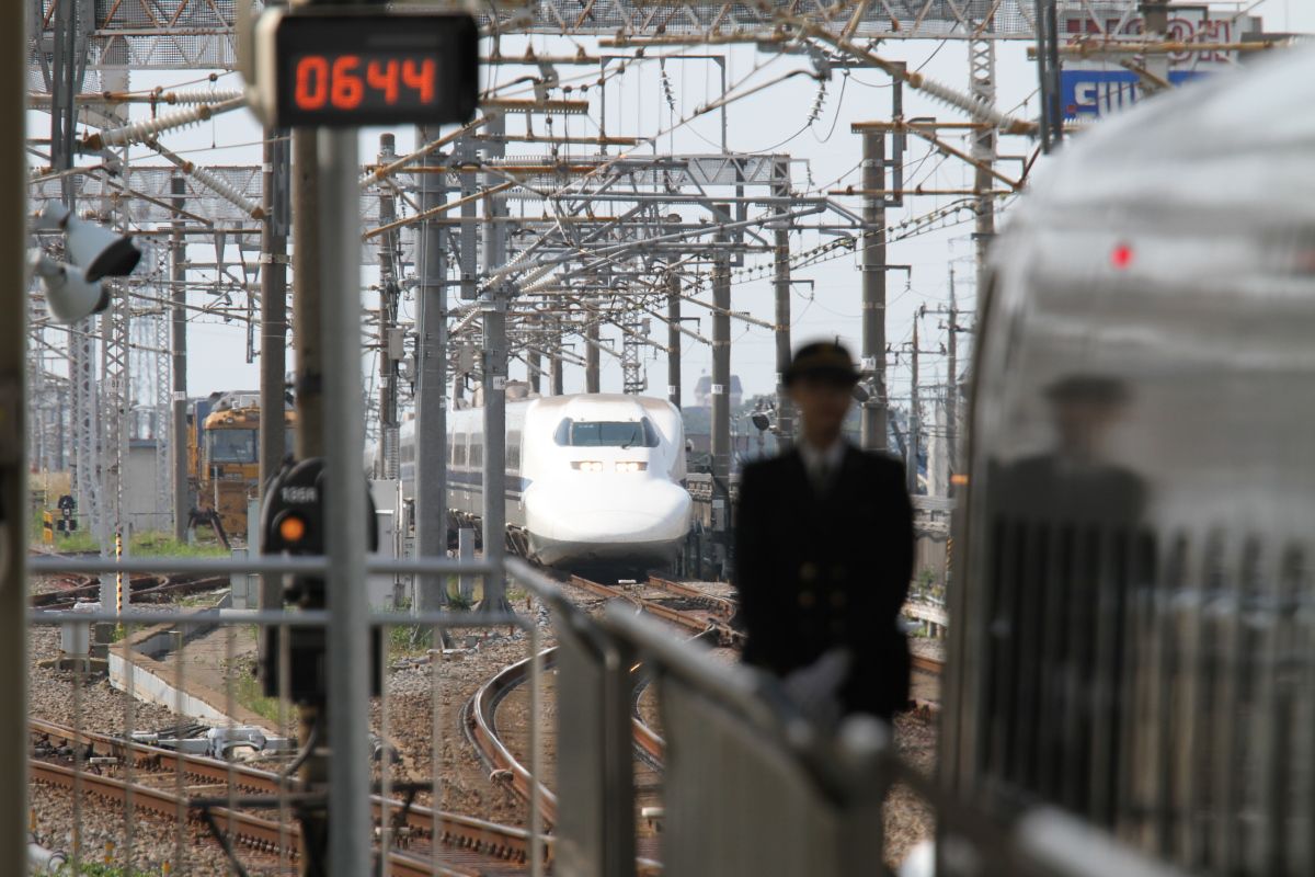 【7D de 新幹線】 三島駅にて… | GANREF
