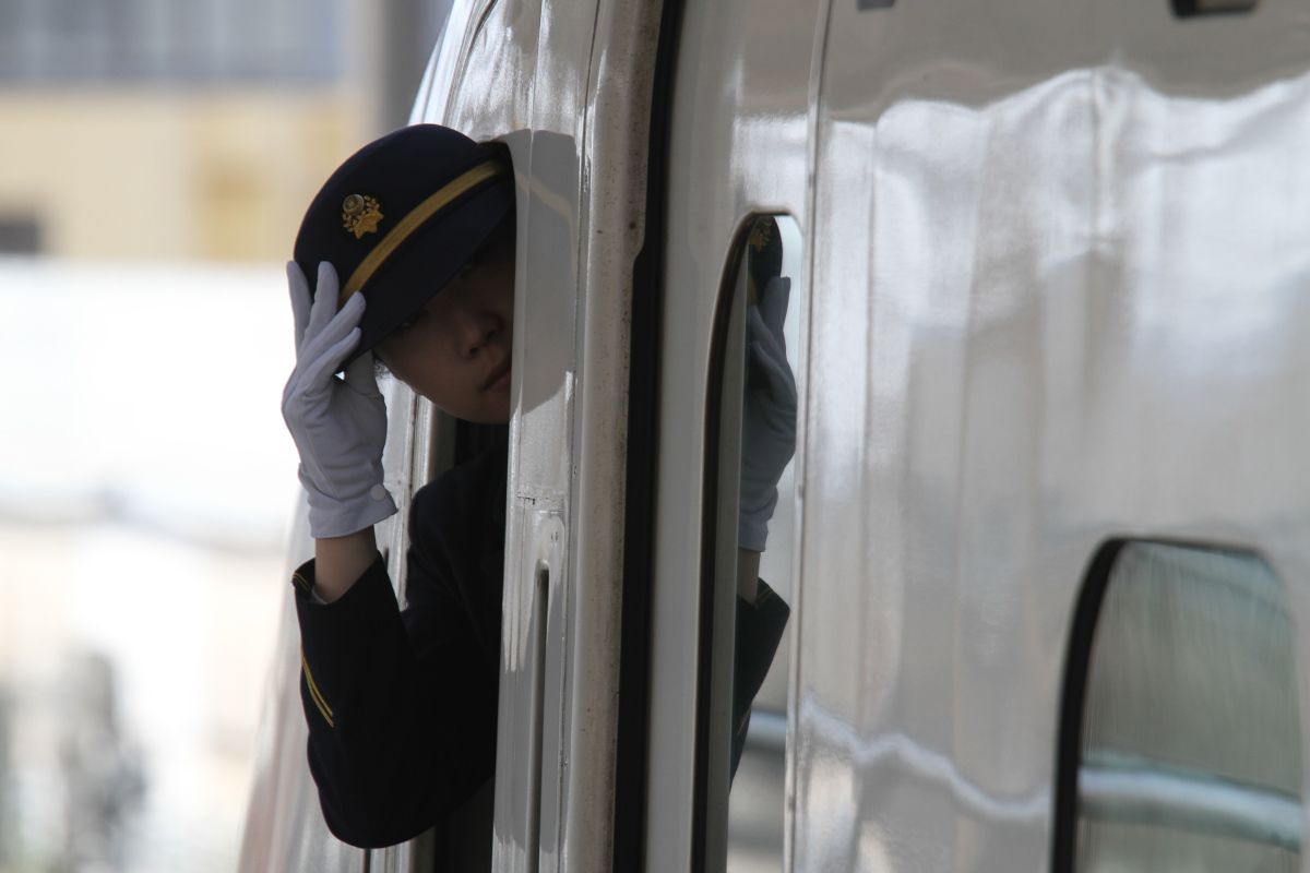 【7D de 新幹線】 三島駅にて… | GANREF