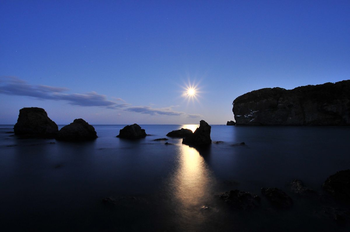 Moonlight Serenade | GANREF