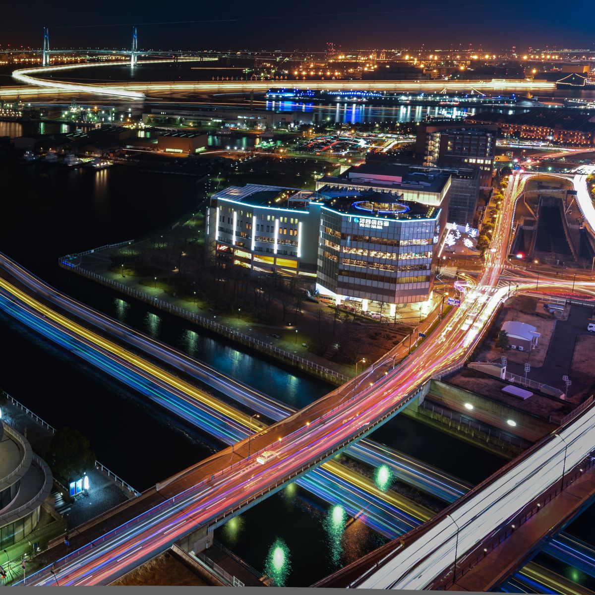 船も車も走る | GANREF