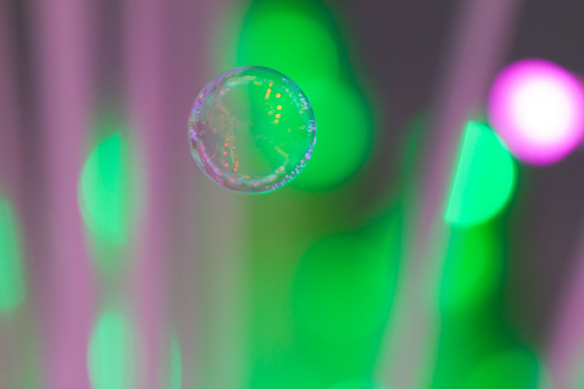 Soap bubble descent | GANREF