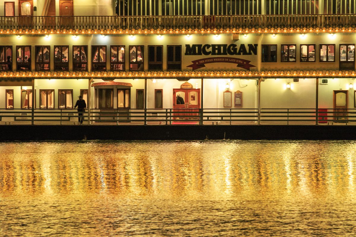 Golden ship | GANREF