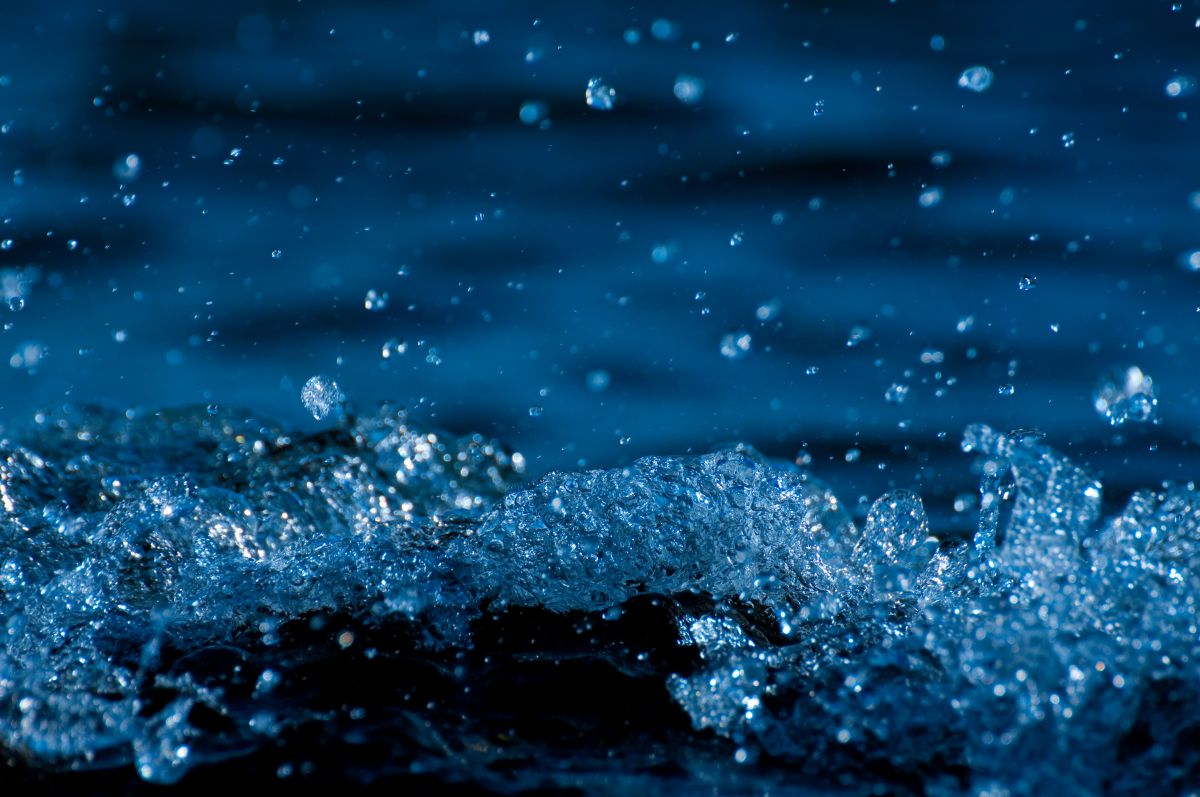 Bubble In Water | GANREF