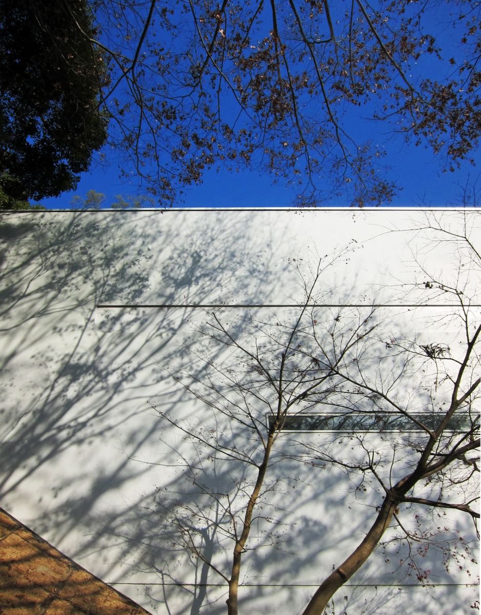 影-53／White wall with a slit window.jpg | GANREF