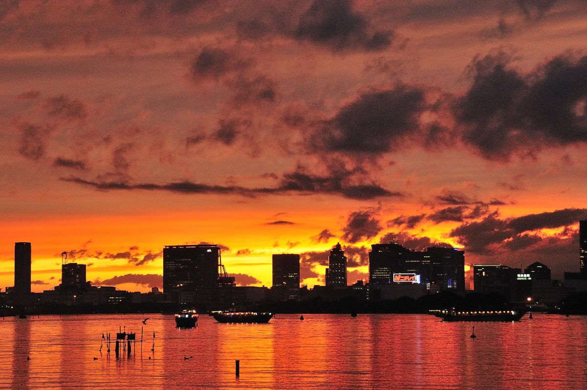 紅に暮れる | GANREF