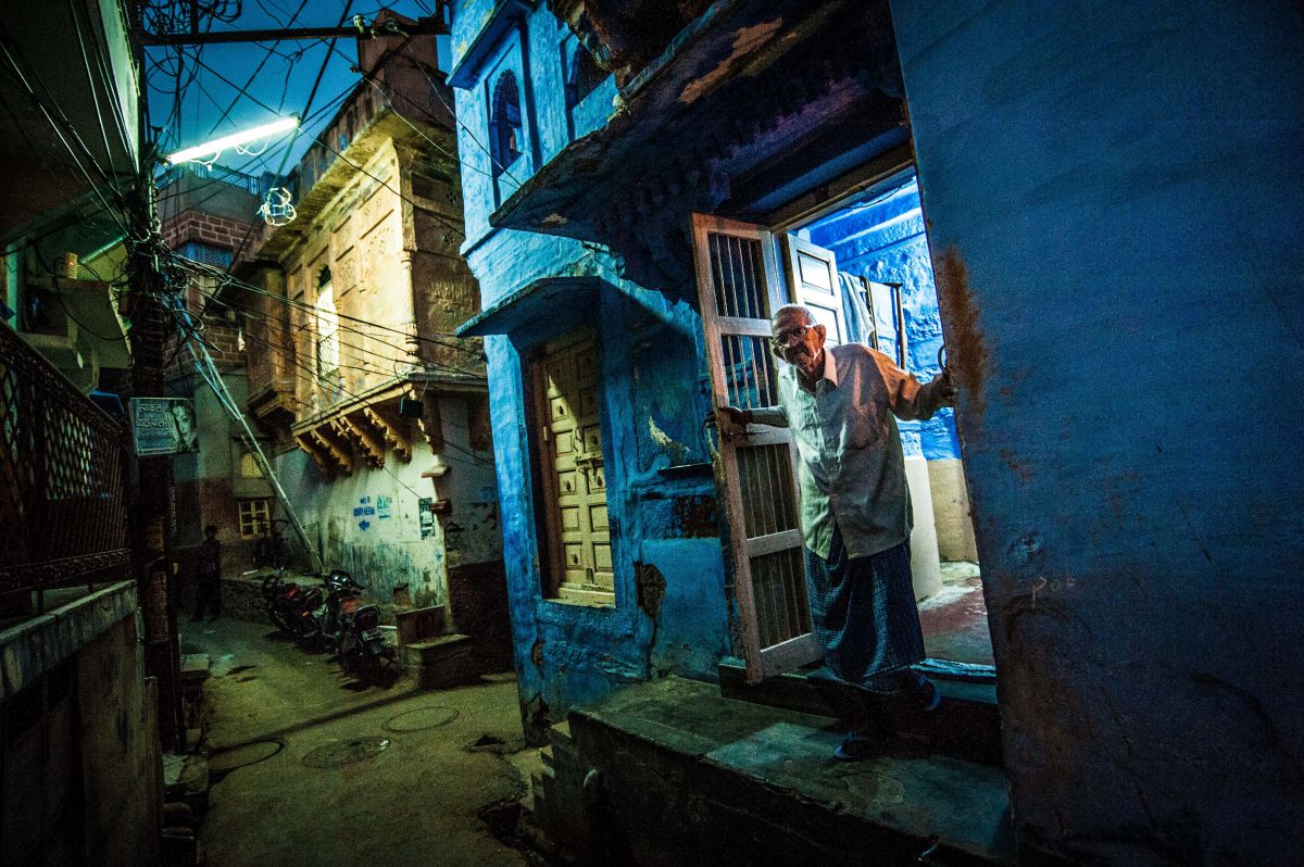 night Encounter | GANREF