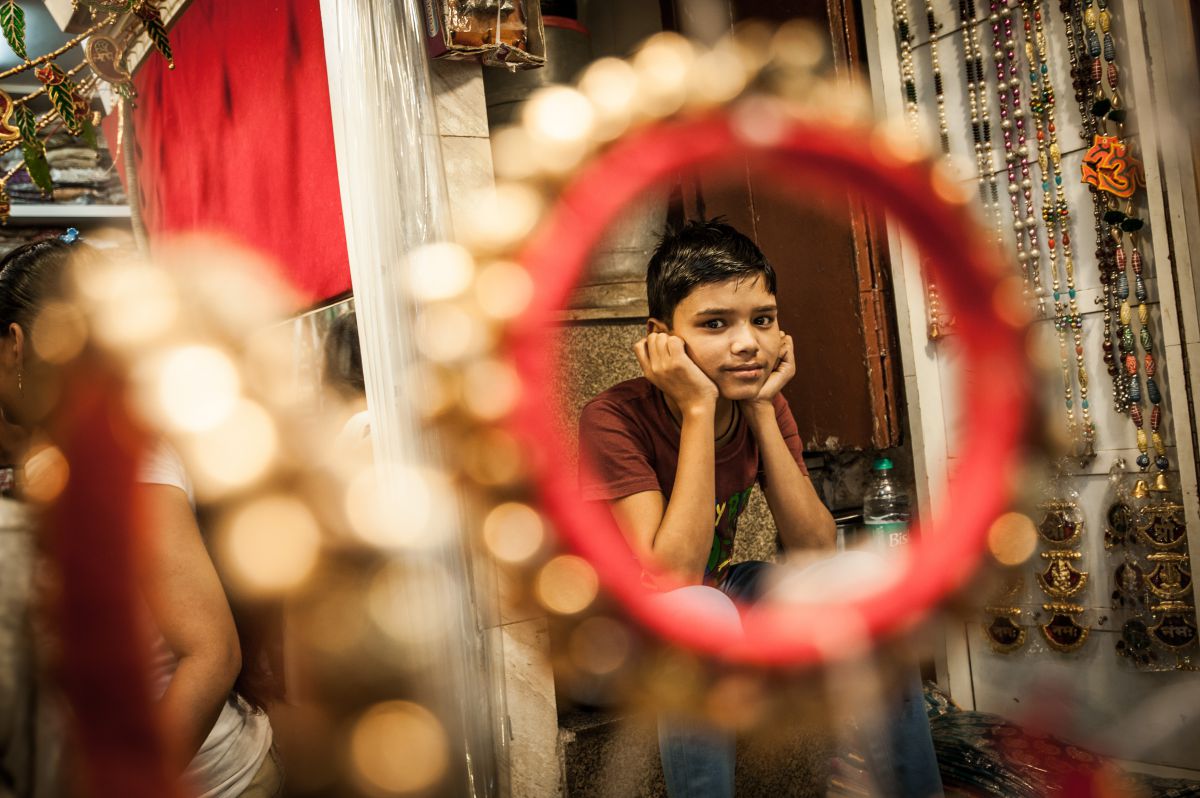 Through the Ring | GANREF