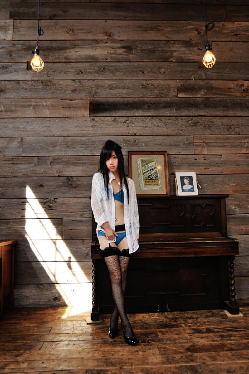 Don't Shoot Me I'm Only the Piano Player | GANREF