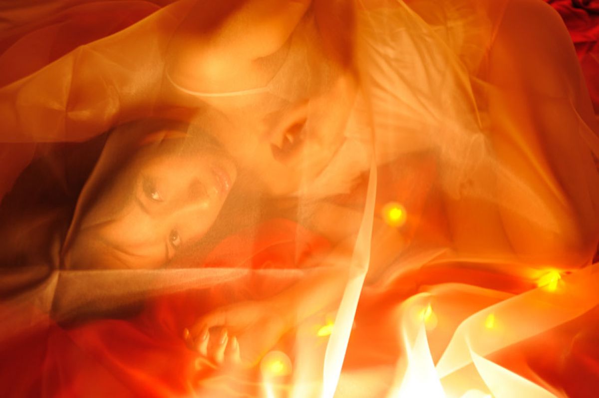 Candle Light In A Veil | GANREF