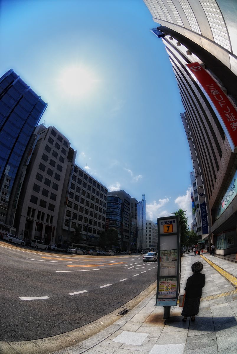 影の中で待つ | GANREF