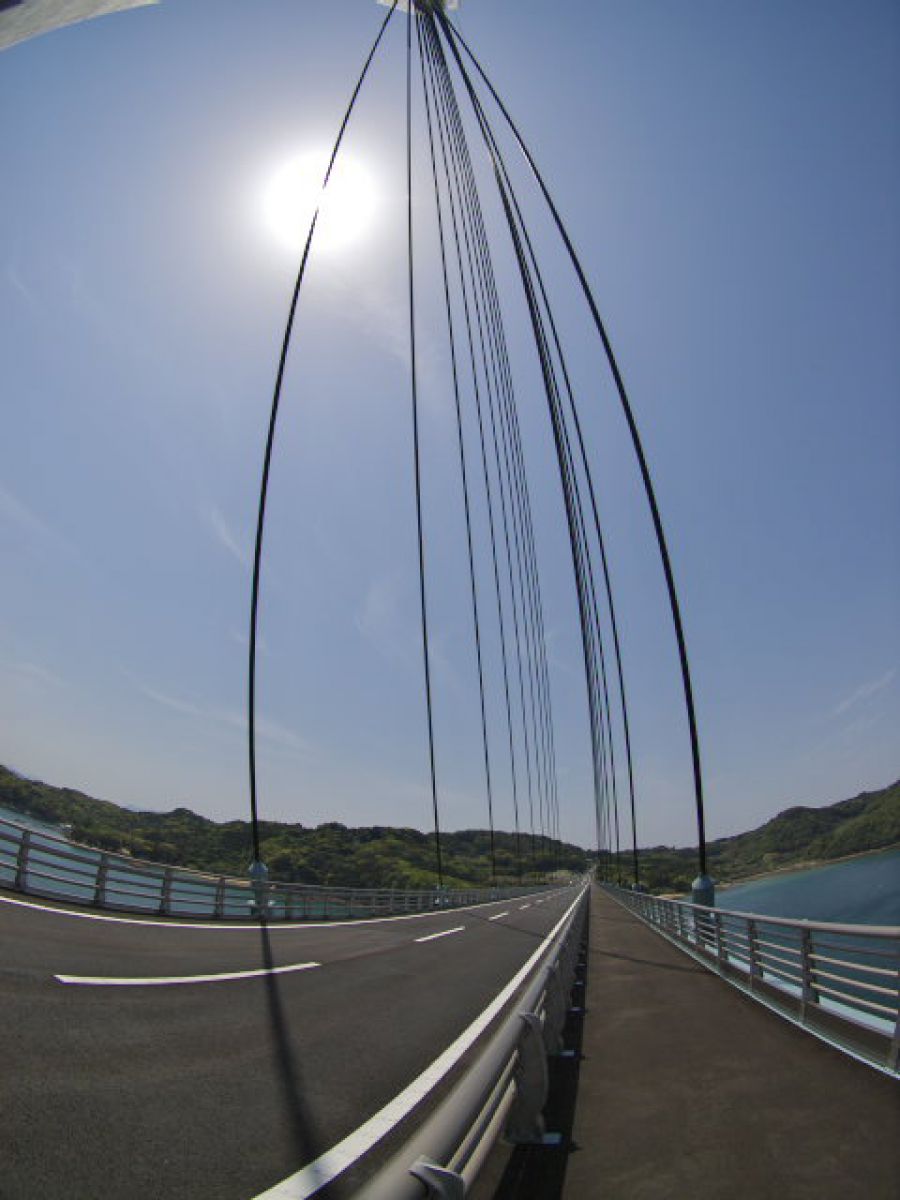 降り注ぐ | GANREF