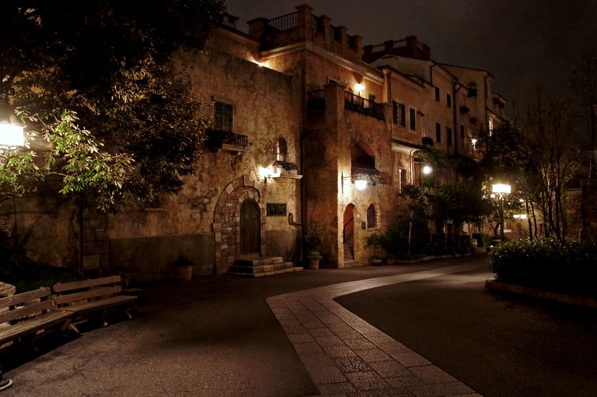 Night Walker | GANREF