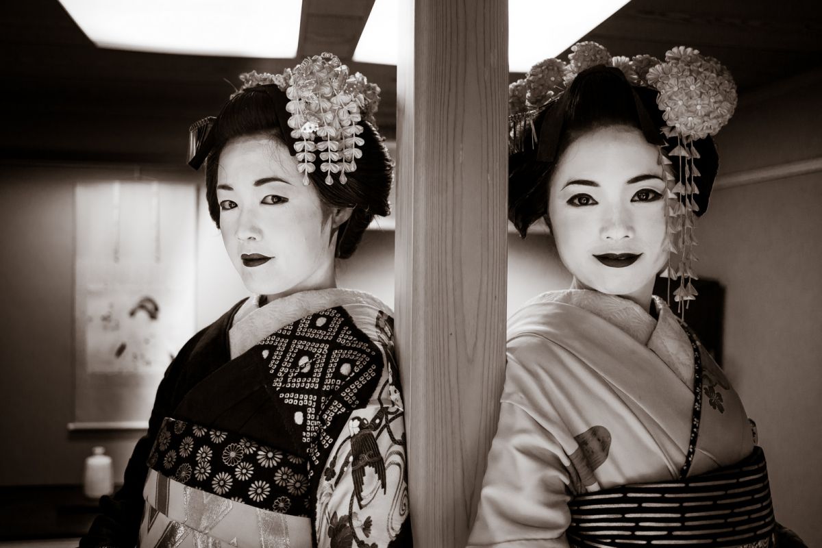 Two geisha | GANREF