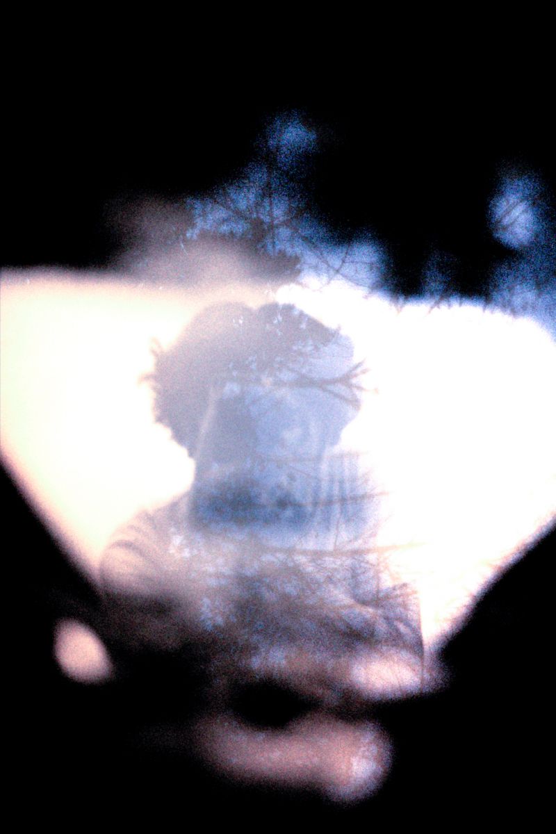 The broken glass | GANREF