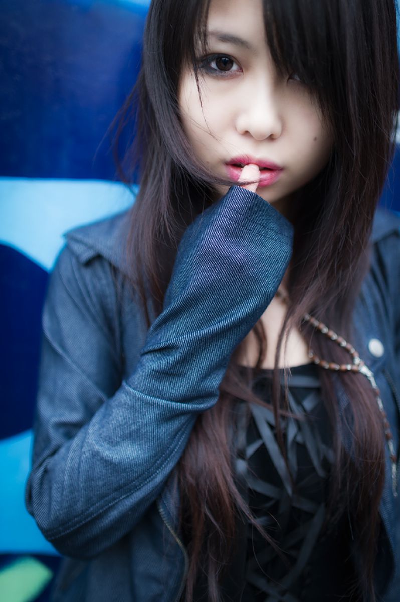 I don't wanna close my eyes | GANREF