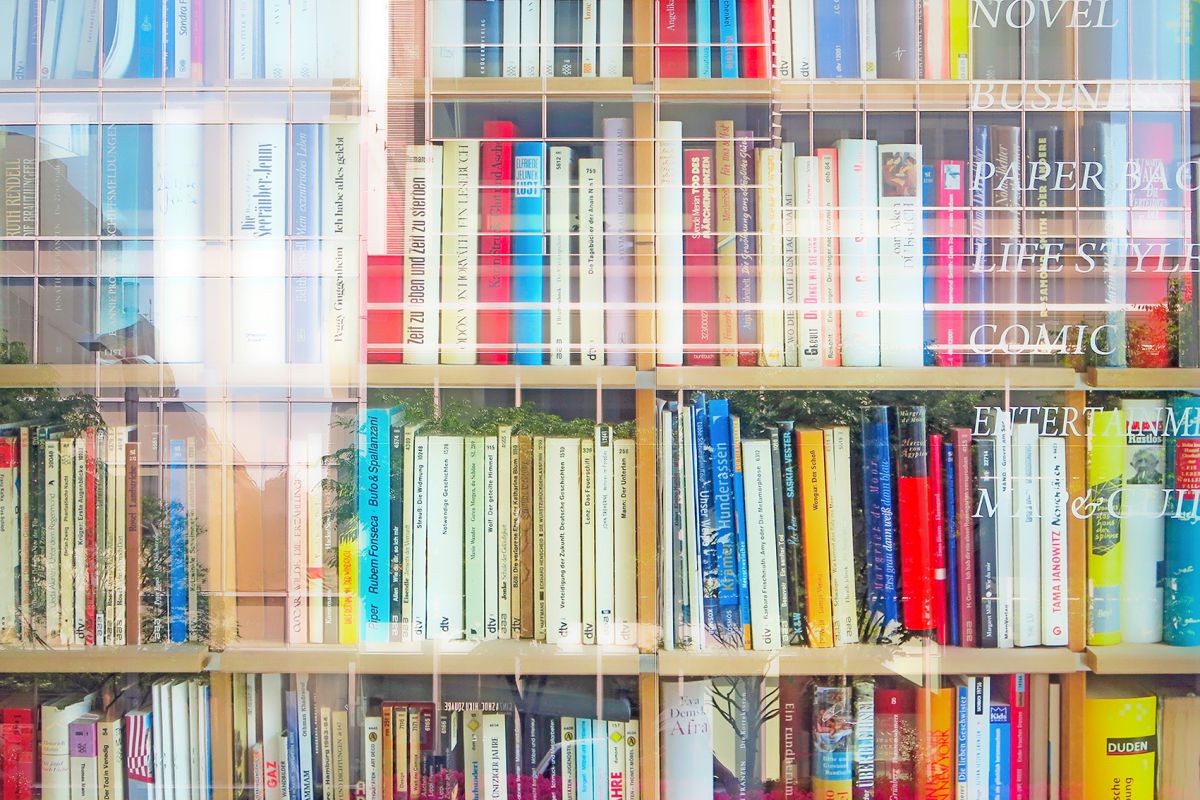 Colorful books | GANREF