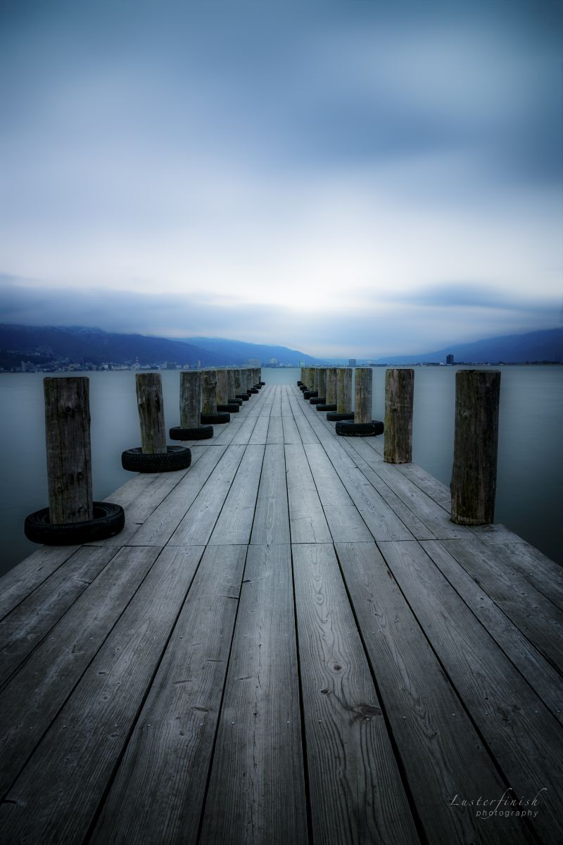 桟橋の向こうへ | GANREF