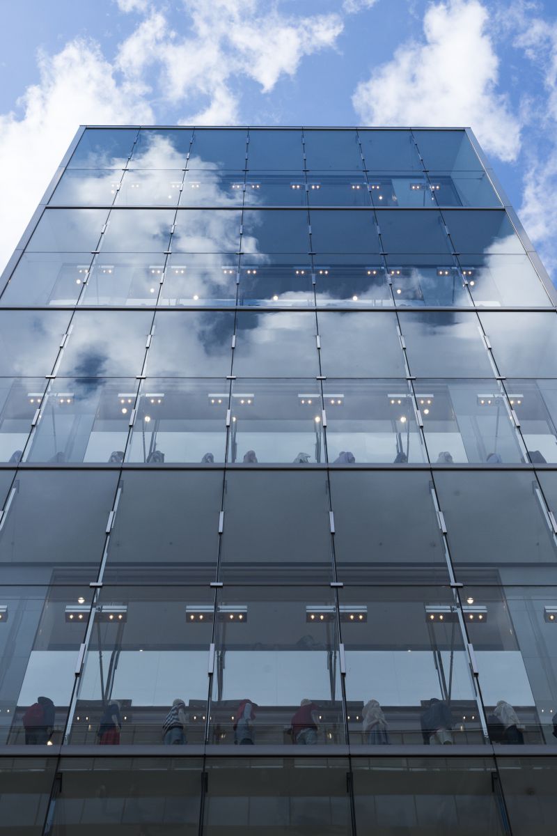 Sky in the building | GANREF