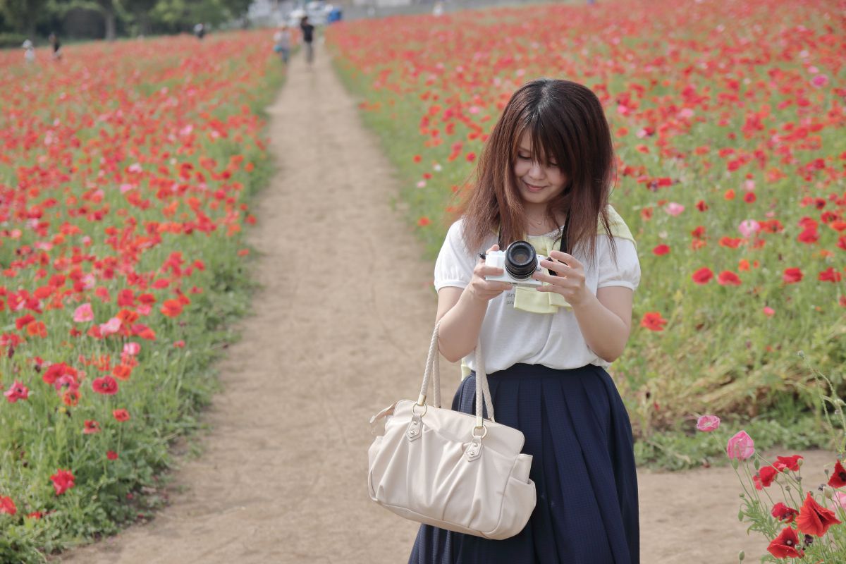 オールドレンズを楽しむ恋人 | GANREF