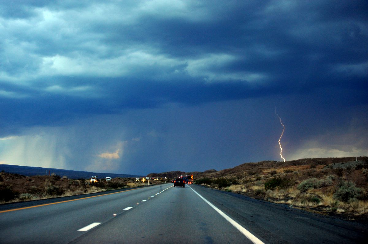 Lightning(稲光) | GANREF