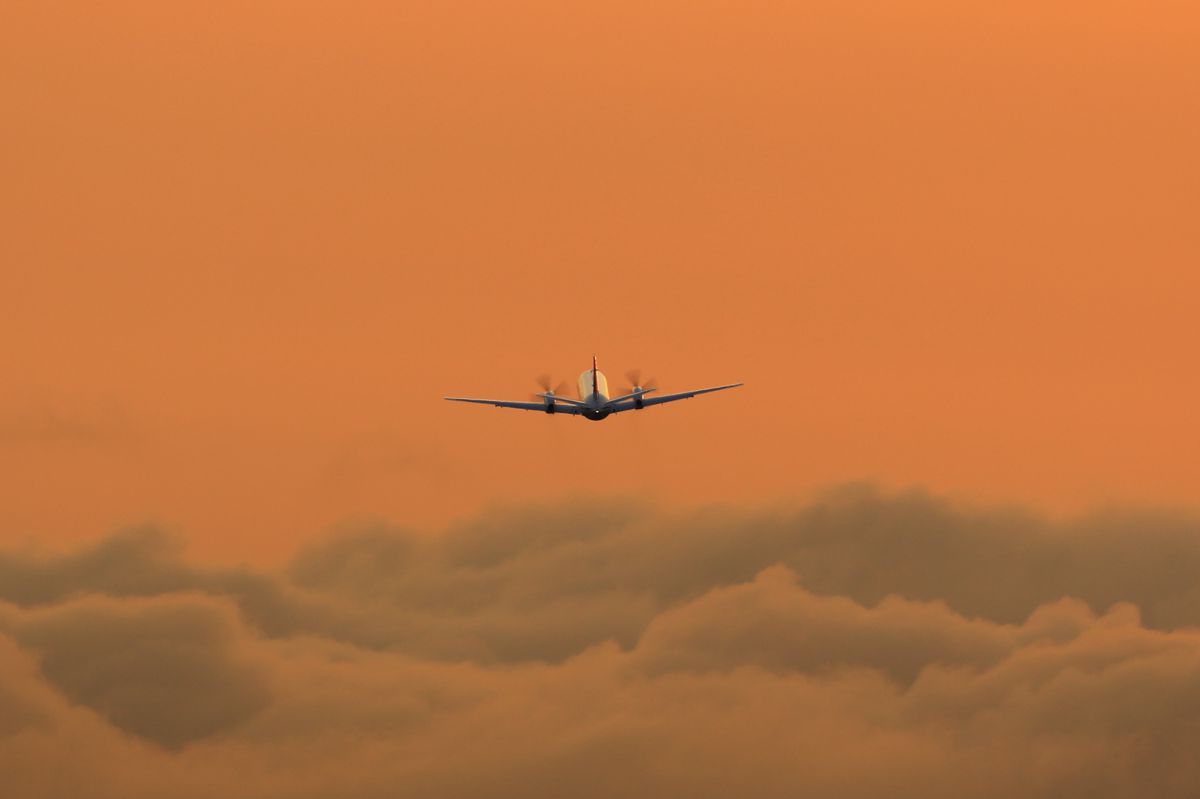 サーブ340夕景 | GANREF