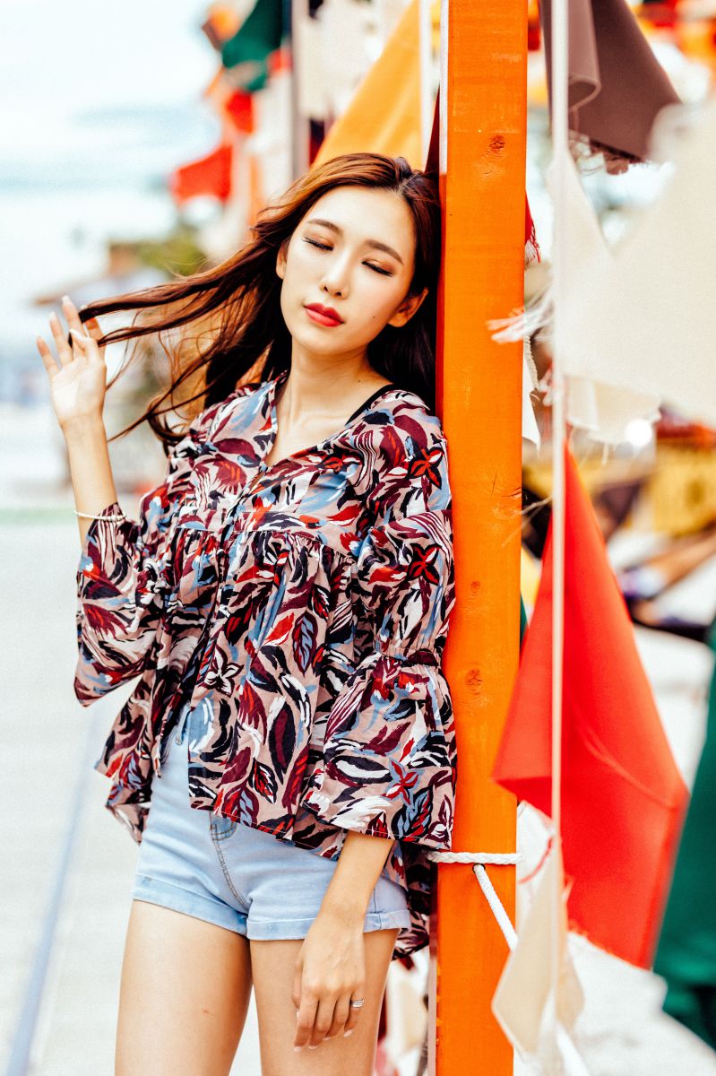 fluttering in the wind | GANREF