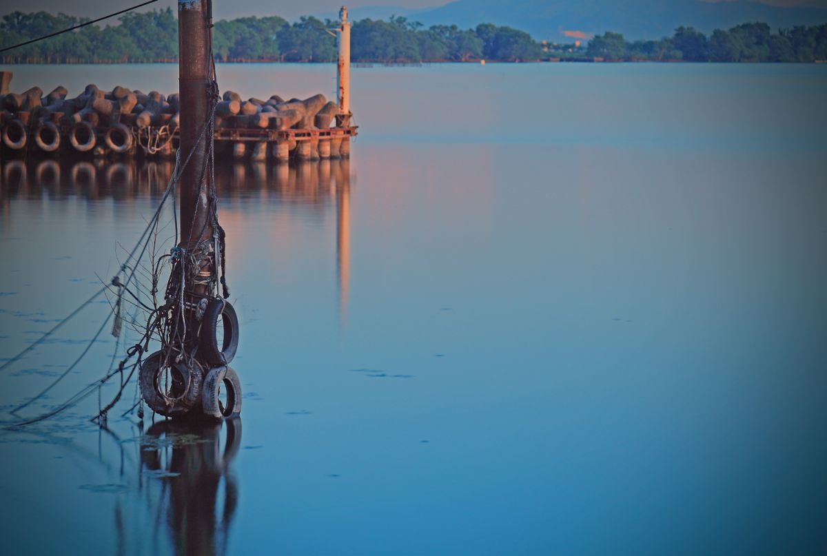 Pure blue and desire peace | GANREF