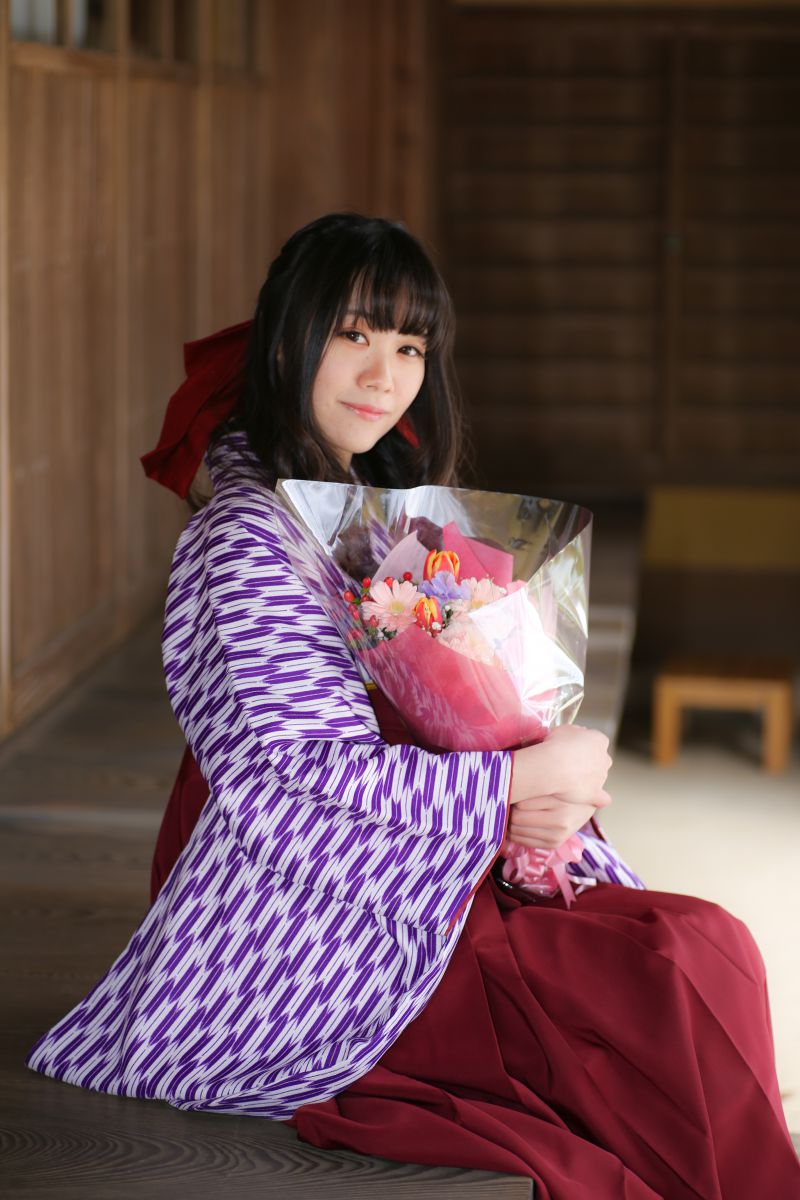 縁側にて | GANREF