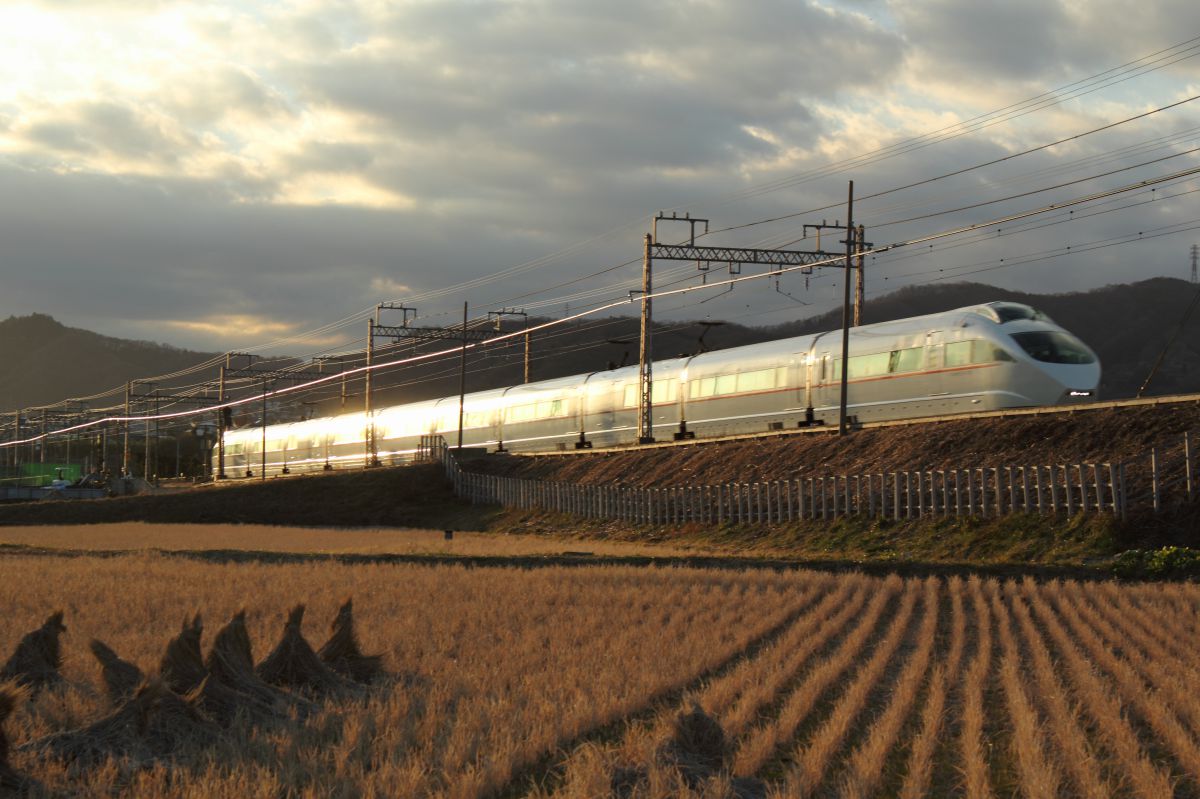 光を受けるVSE | GANREF