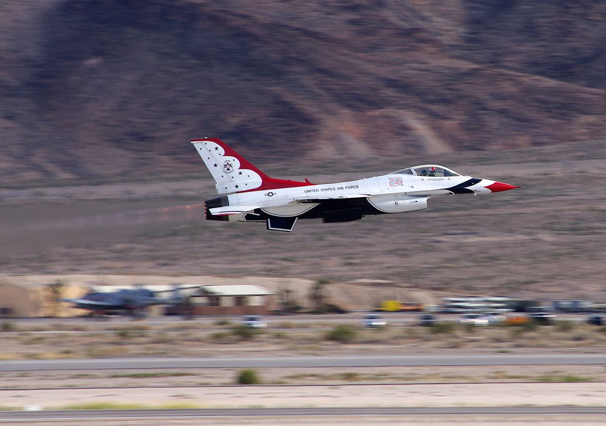 Fighting Falcon | GANREF