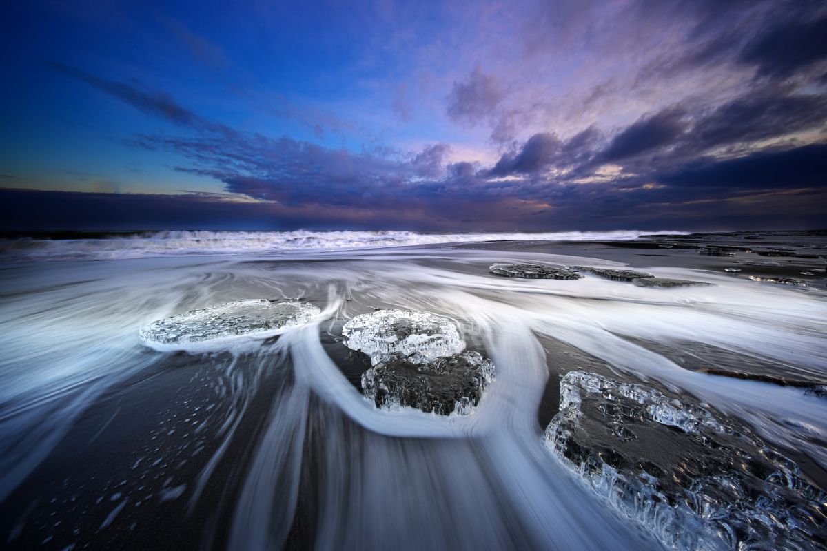 The Tide Is High | GANREF