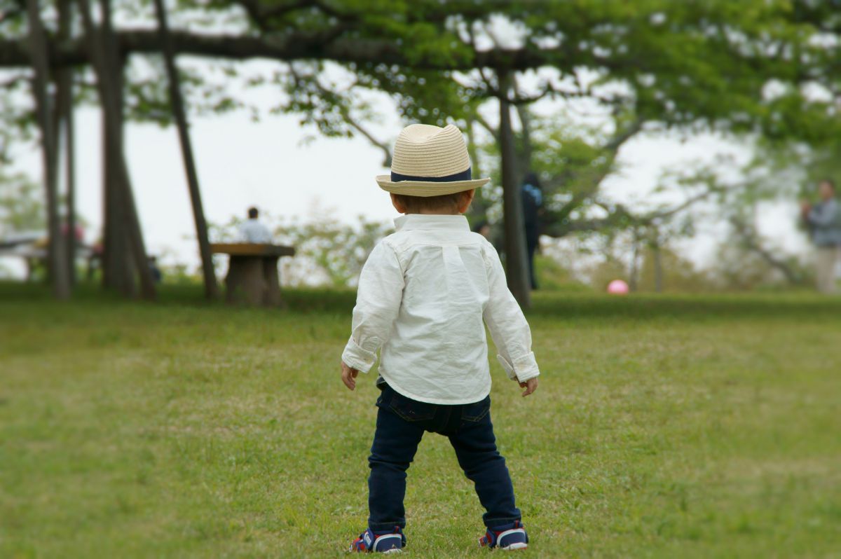 広い広い公園で | GANREF