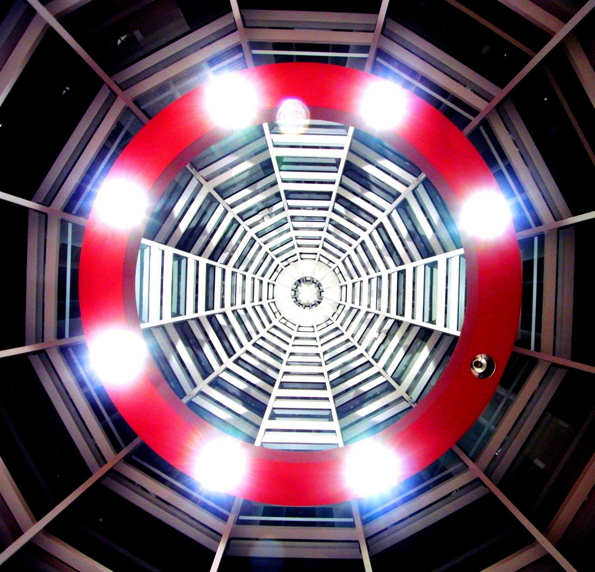 Shining Web | GANREF