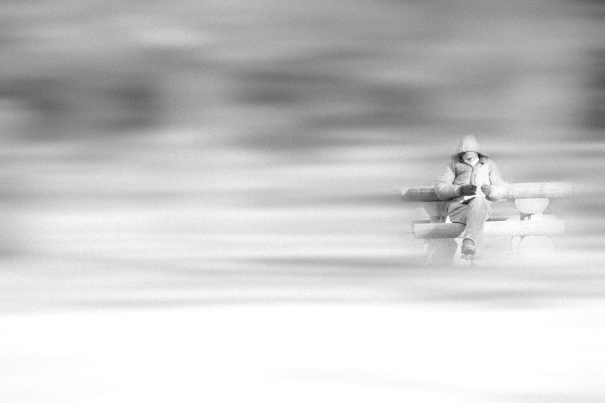 Reading in a cold wind | GANREF