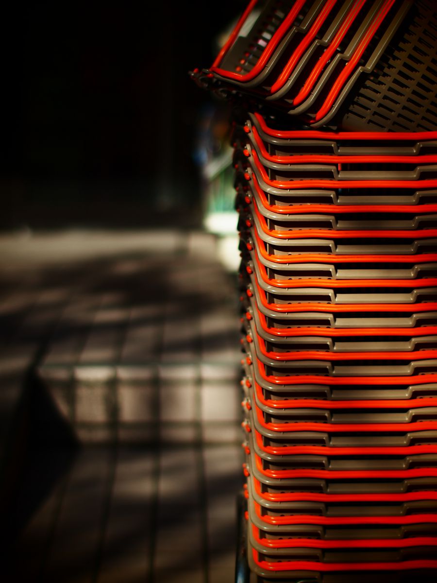 Shopping in the noon | GANREF