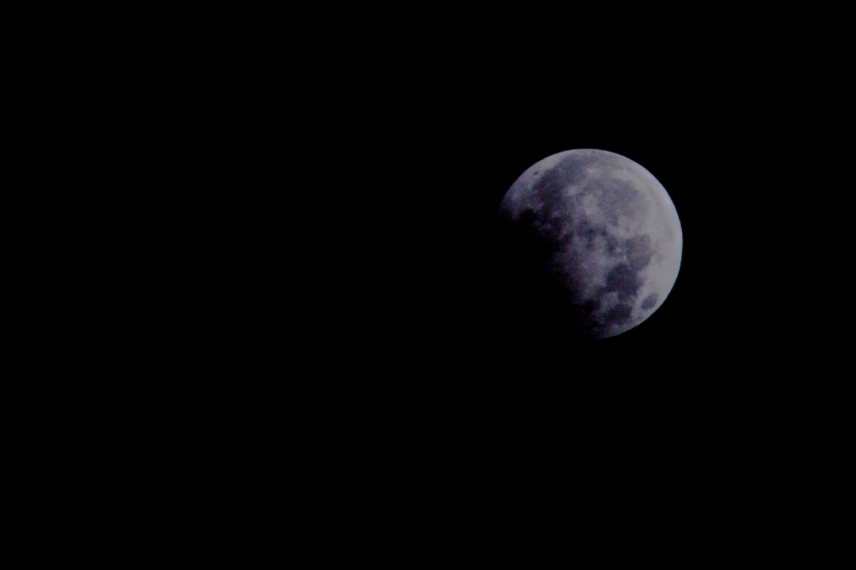 eclipse of the moon | GANREF