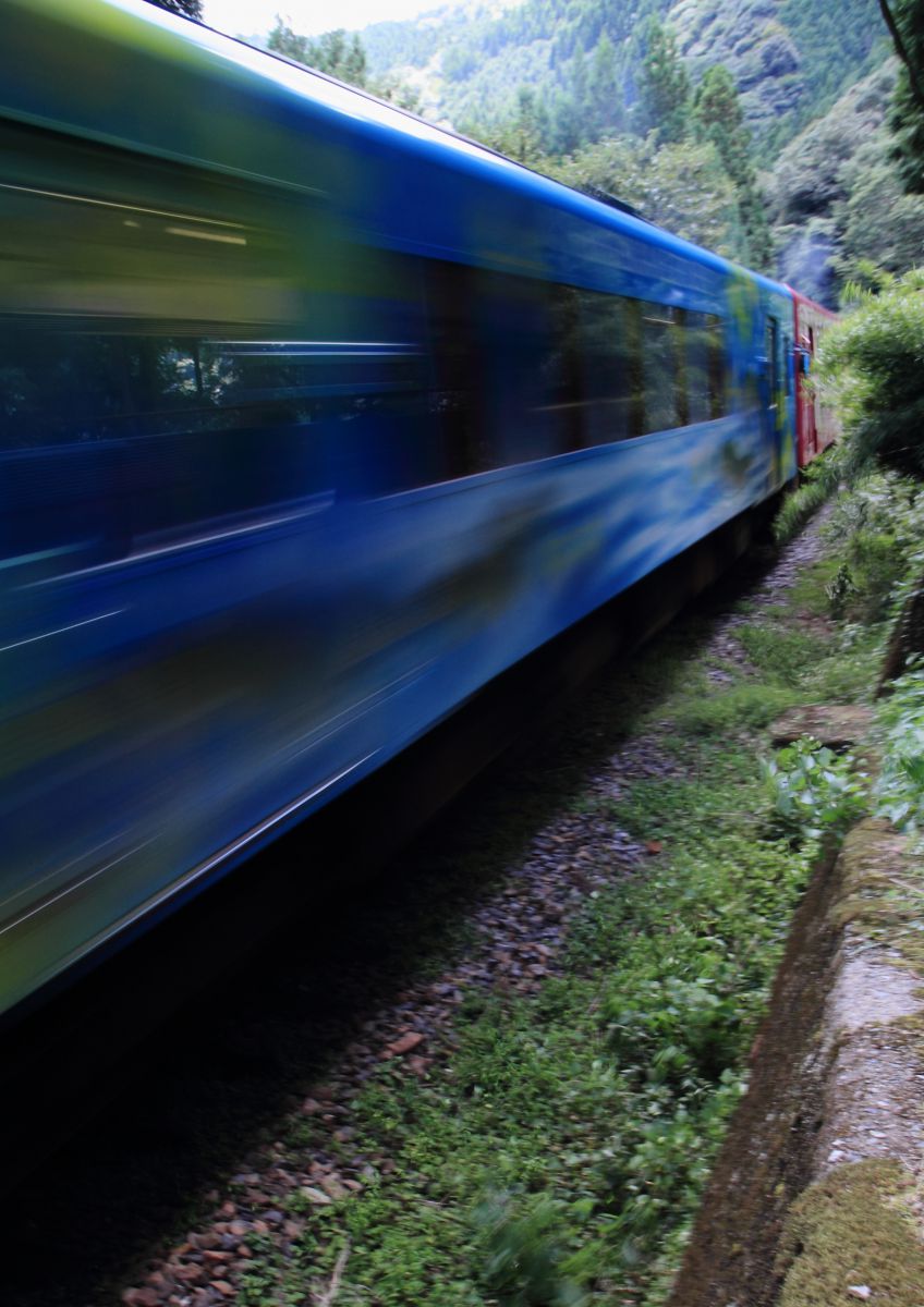 せせらぎ号、通過。 | GANREF