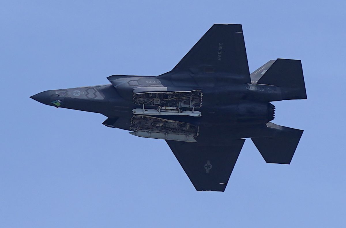 ウエポンベイ開なF-35B | GANREF