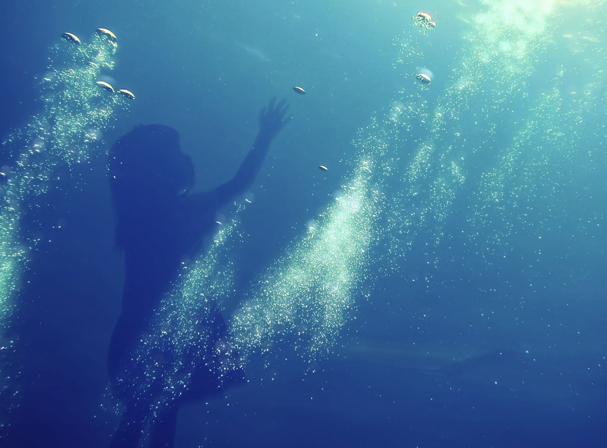 Let me feel it quietly... | GANREF