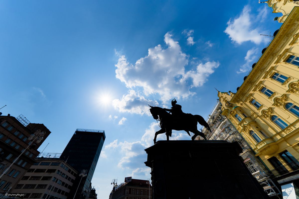 Heroes Square | GANREF