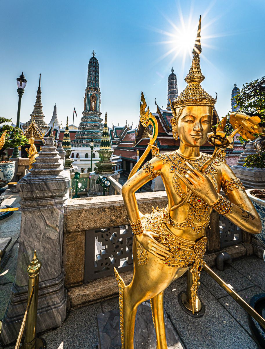 Golden Labyrinth | GANREF