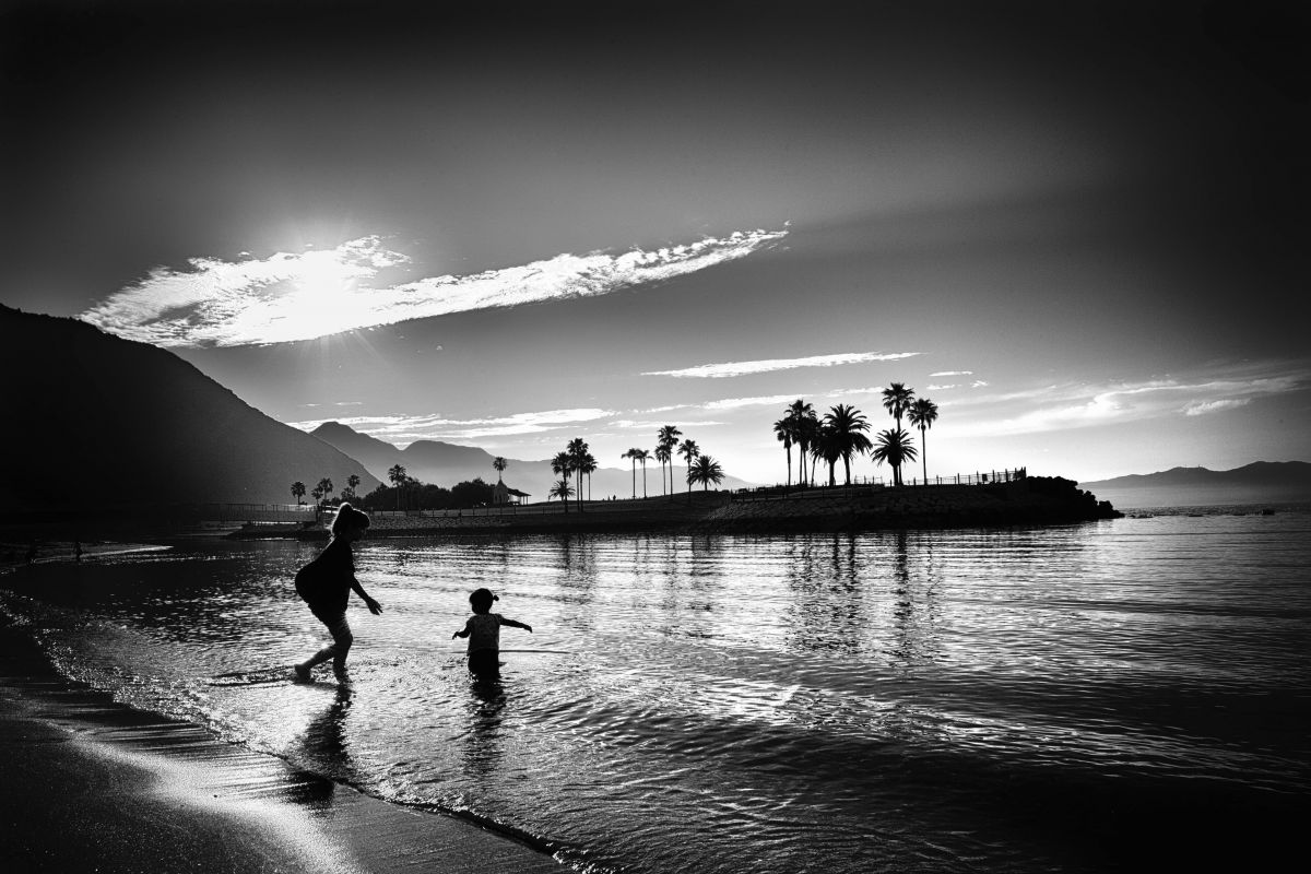 On the beach | GANREF