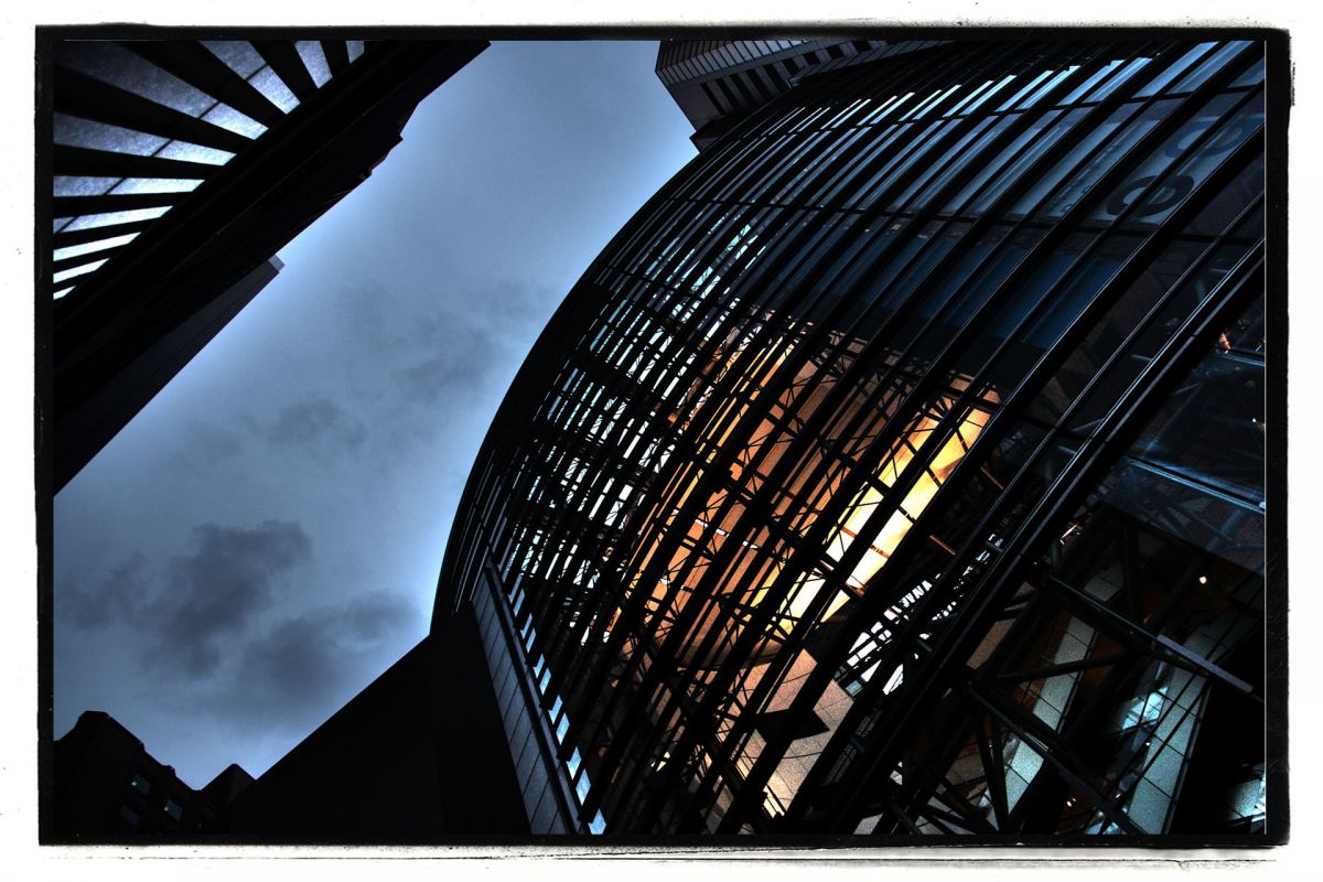 Metallic City | GANREF