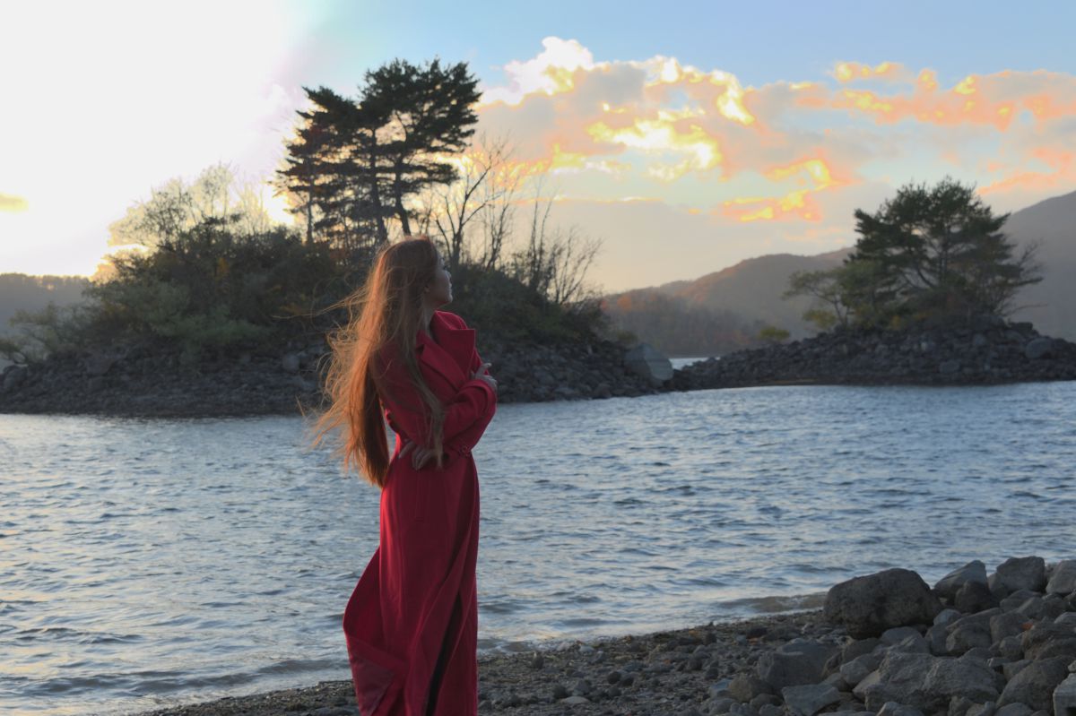 凍える女 | GANREF